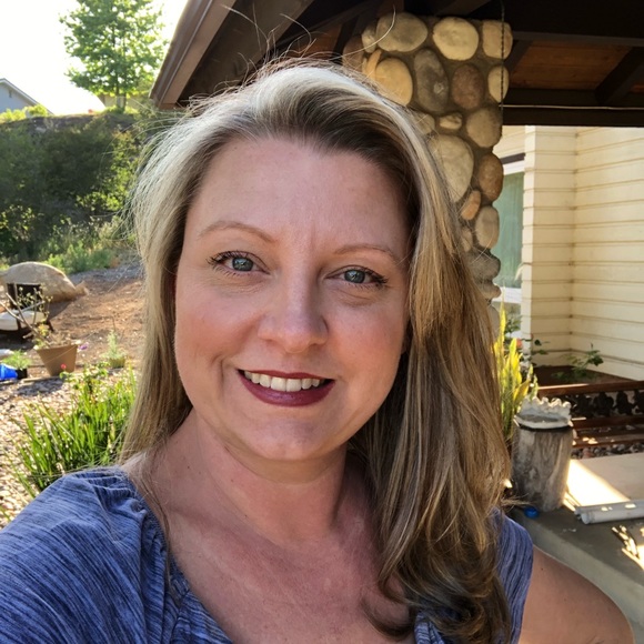 Laurel's Closet (@laurel_handley) | Poshmark